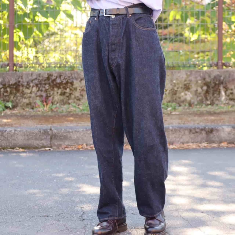 comoli【コモリ】の5pデニムのレビュー！サイズ感や色味、コーデを解説 | F・F エイド