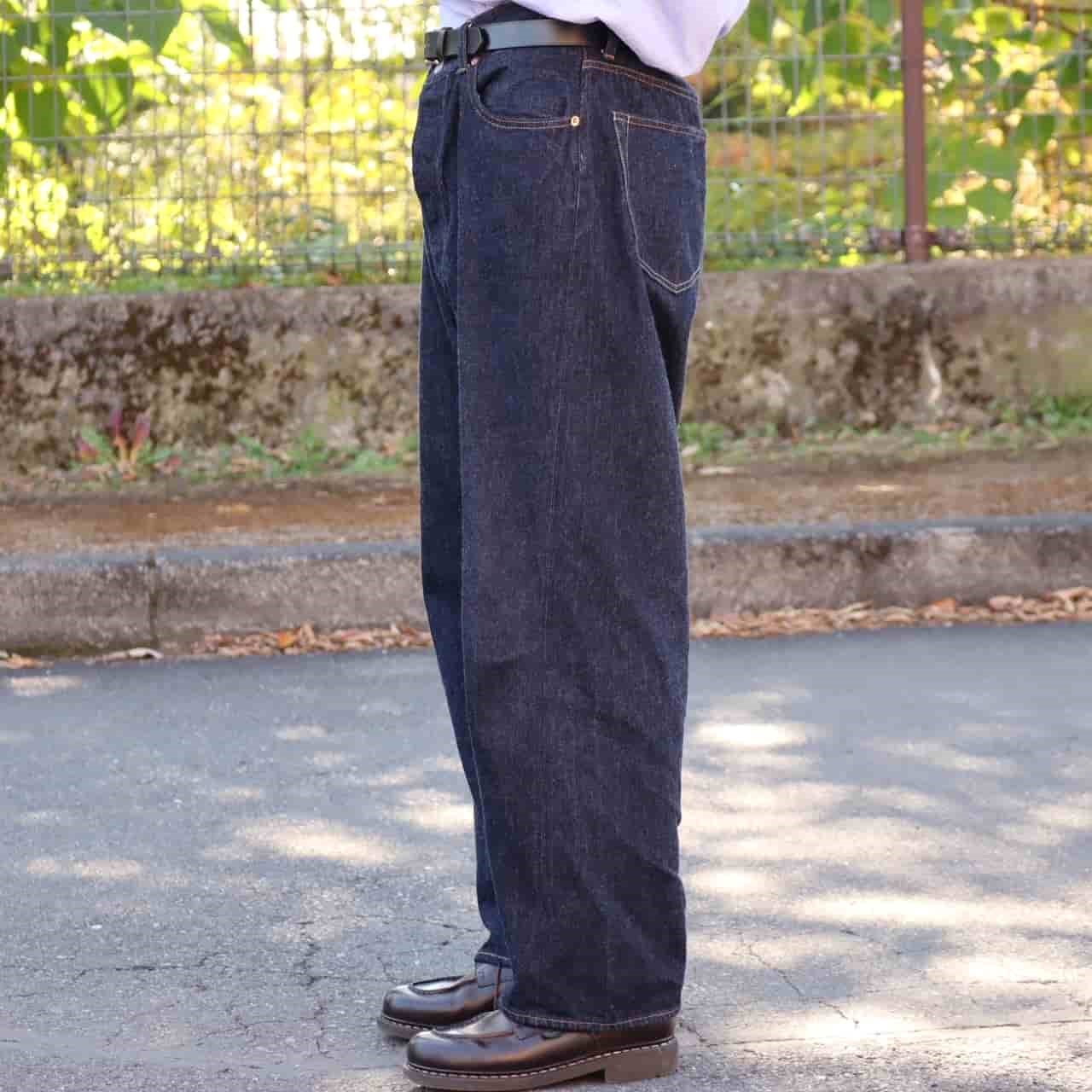 comoli【コモリ】の5pデニムのレビュー！サイズ感や色味、コーデを解説 | F・F エイド