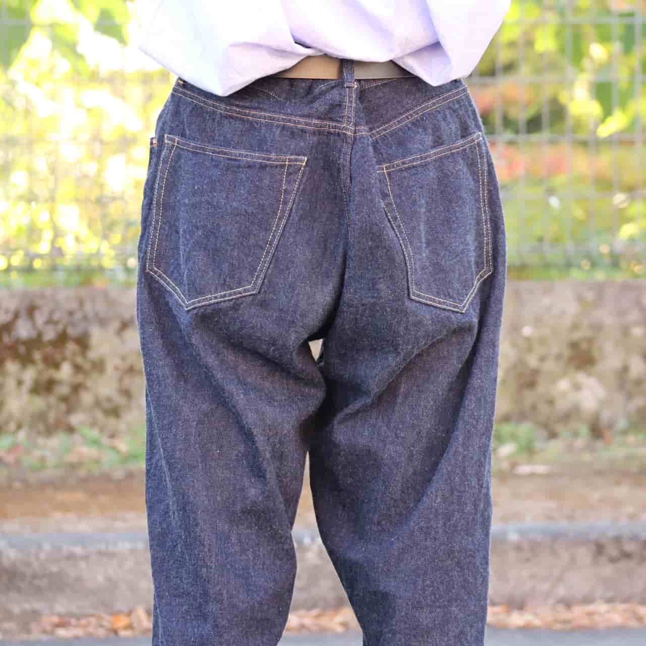 comoli【コモリ】の5pデニムのレビュー！サイズ感や色味、コーデを解説 | F・F エイド